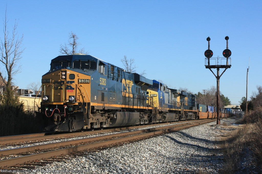 CSX 5383 and train L031